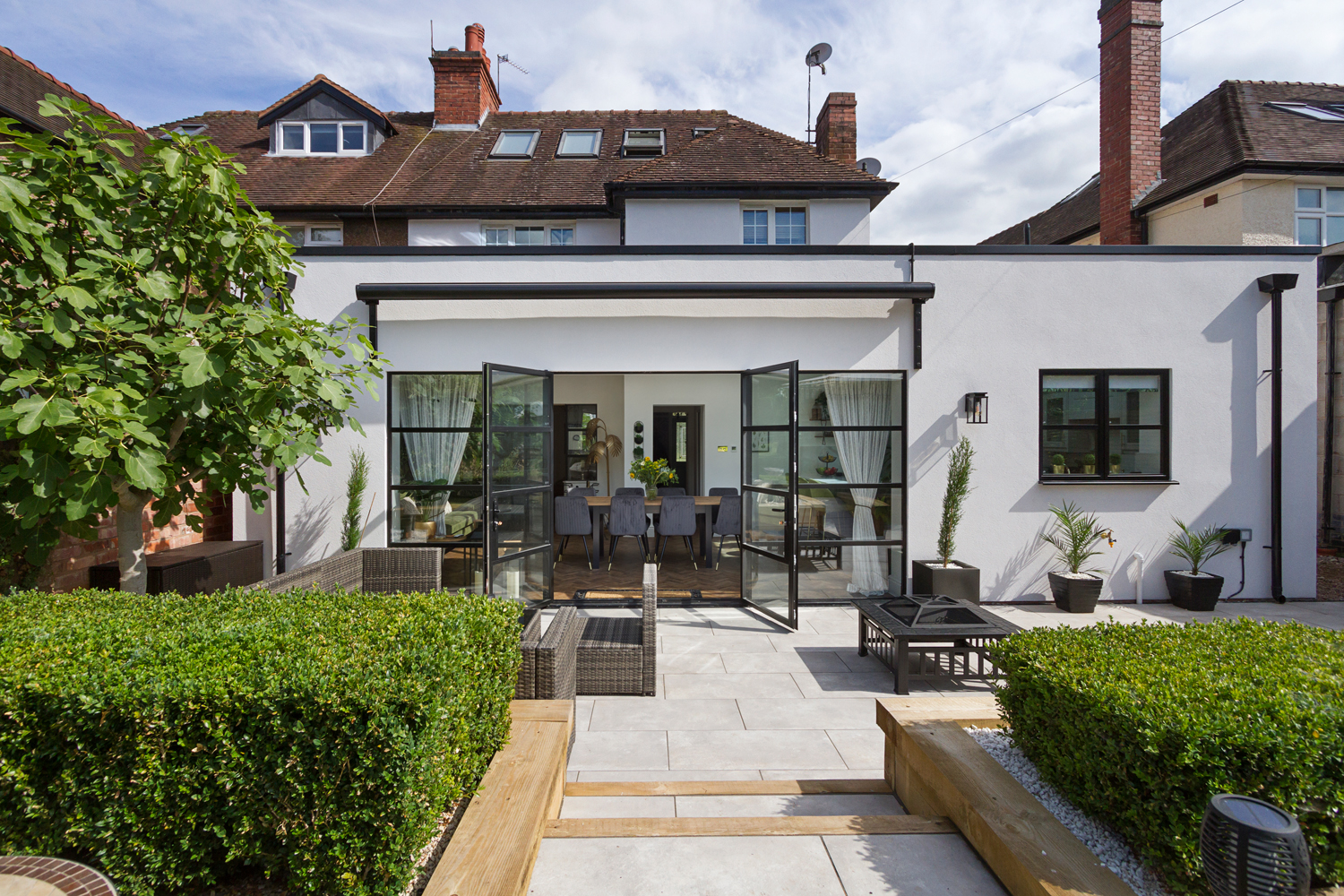 Modern house extension transforms a home into an oasis